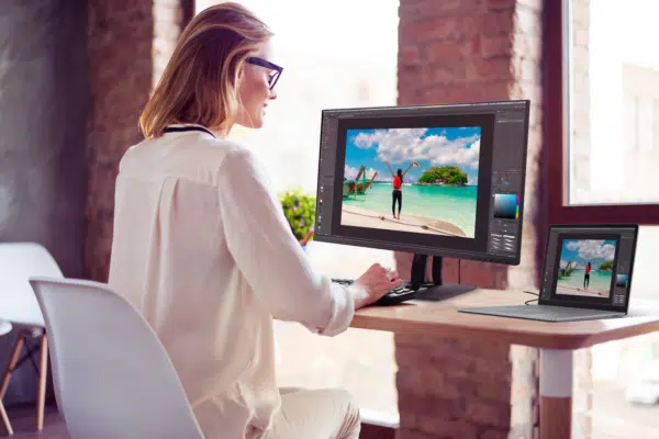 The Ultimate Guide to Business Monitors | Parmetech